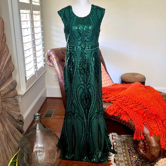 Baltic Born | Dresses | Baltic Born Alessia Emerald Green Sequin Gown ...
